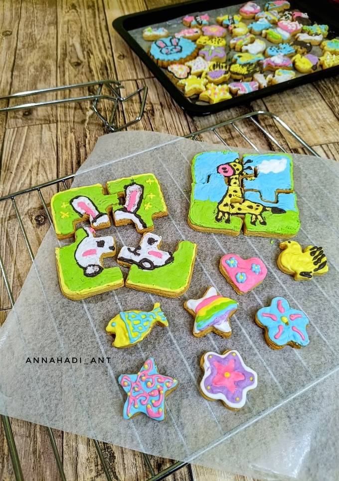 Resep Fancy Cookies with Royal Icing oleh Anna Hadi_ant - Cookpad