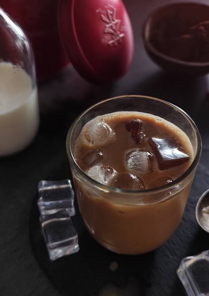 Resep Roasted Milk Tea dengan Gula Aren oleh Carolina - Cookpad