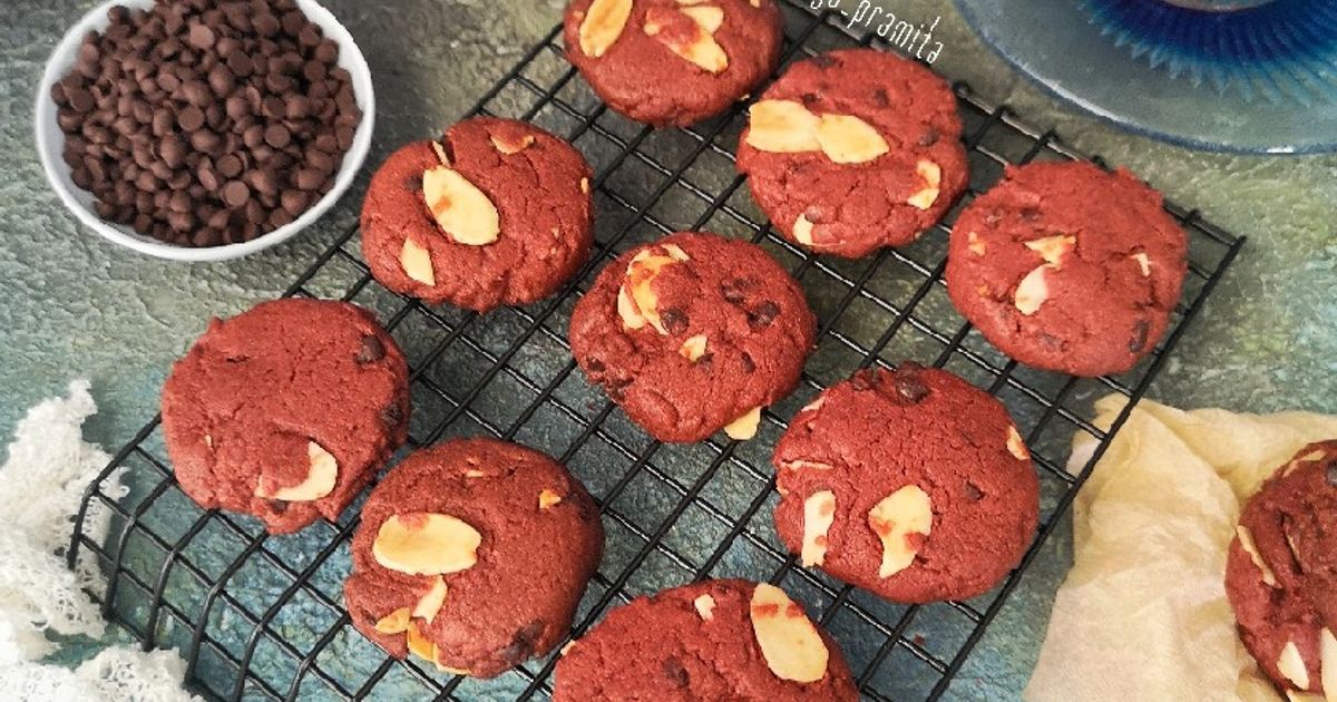 Resep 183. Red Velvet Almond Cookies oleh Olivia Ayu Pramita - Cookpad