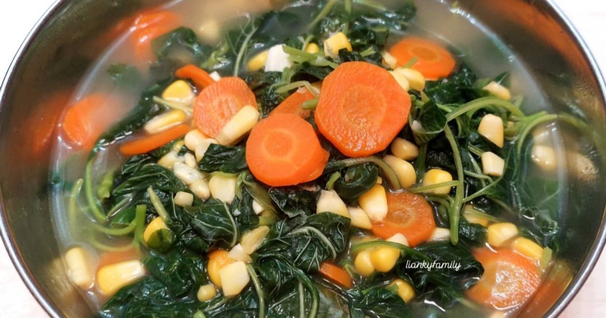 Resep Sayur bening bayam wortel jagung sederhana oleh Lianky Family - Cookpad