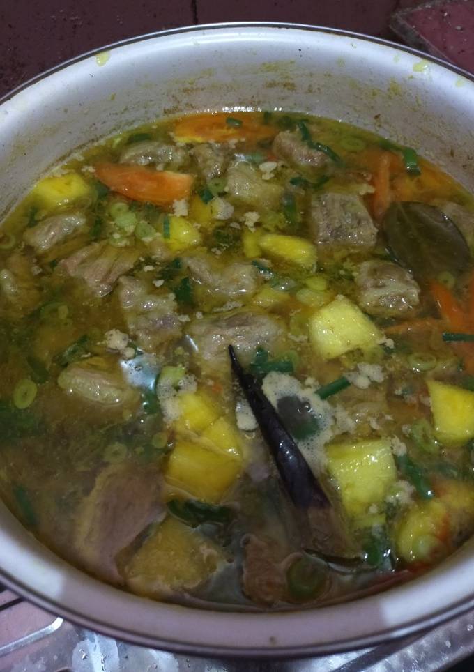 Resep Pindang Iga Sapi Kuah Nanas Khas Palembang oleh Dapur Que - Cookpad