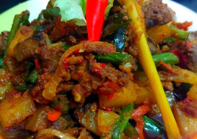 Resep Sambel goreng ati & sayur oleh L3NNy_Queen - Cookpad