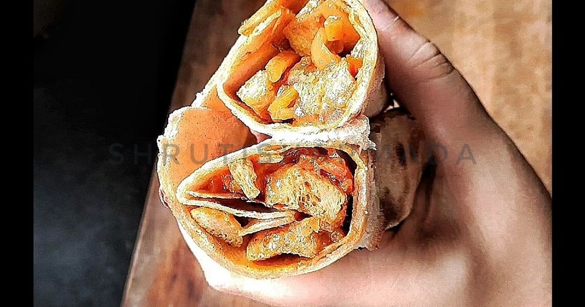 Healthy Chapati Soya Chunks Roll Recipe by Shruti Sanath - Cookpad