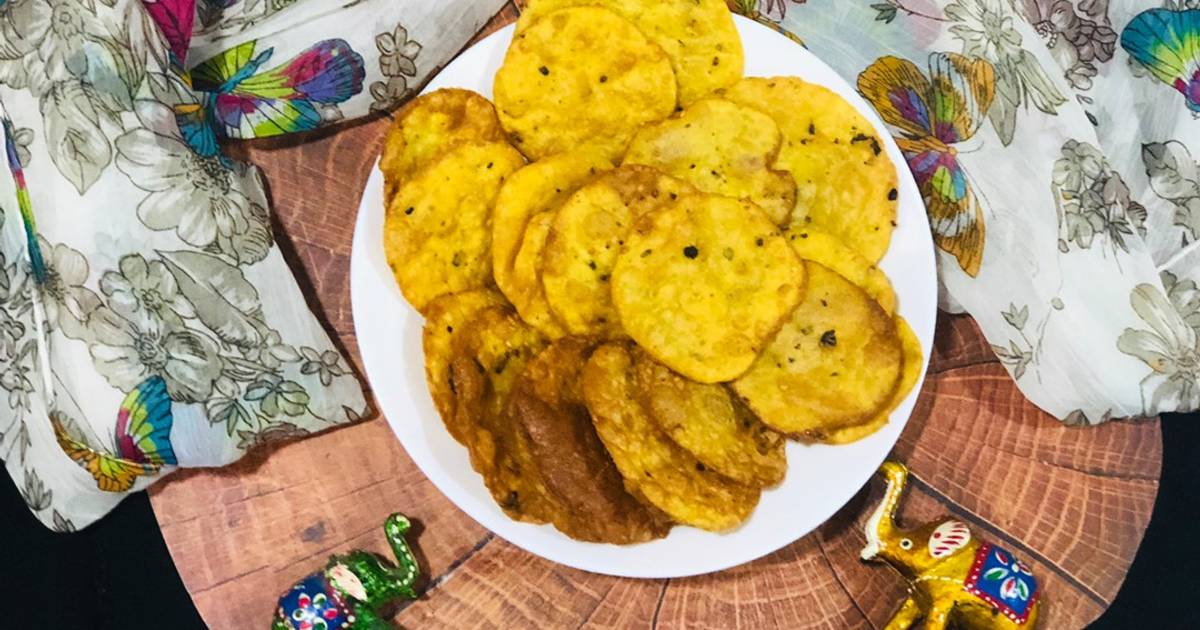 Crispy Karrari Methi Puri Recipe by Rashmi Rai - Cookpad