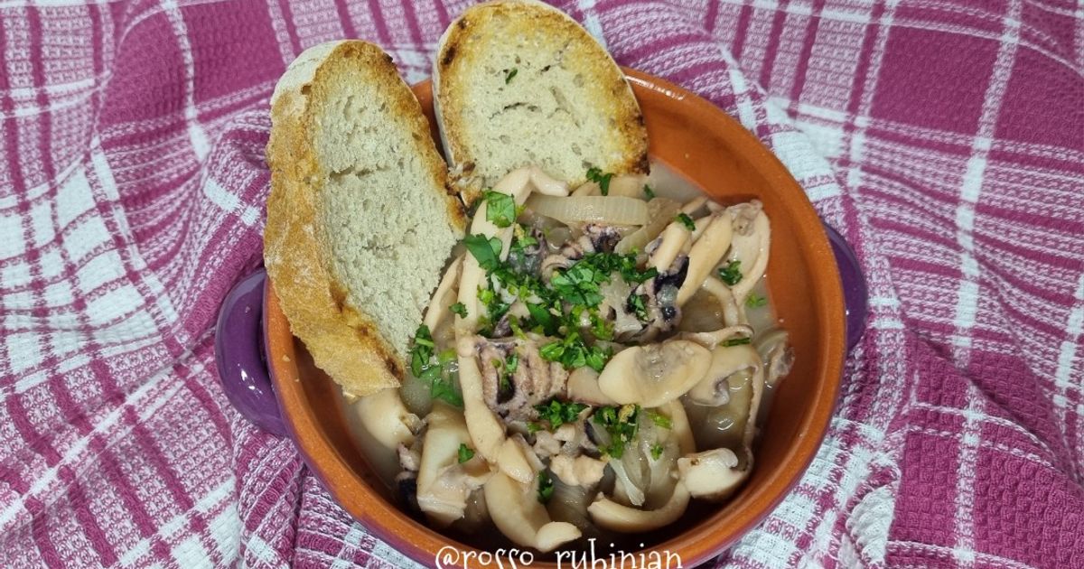Ricetta Seppie In Bianco Con Cipolle di rosso rubinian - Cookpad