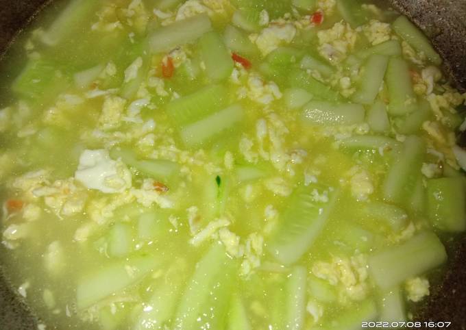 Resep Tumis timun telur, favorit banget oleh Vida Popo - Cookpad