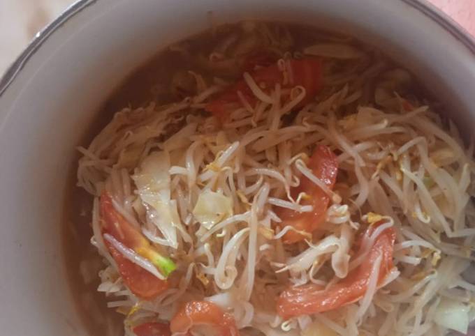 Resep Tumis toge kol saus tiram oleh Mama Cello ( ‿ )♡ - Cookpad