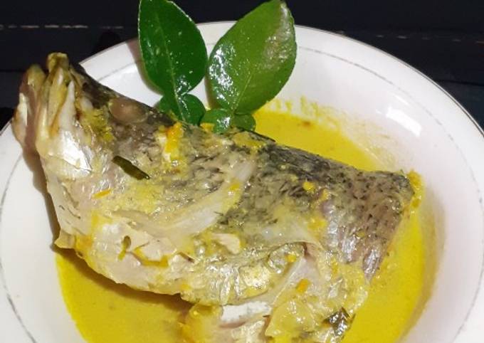 Resep Kepala ikan masak kuning oleh yeni - Cookpad