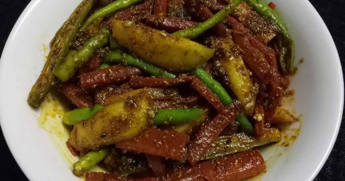 Carrot Chilli Mango Pickle Recipe by Mohini Gupta - Cookpad