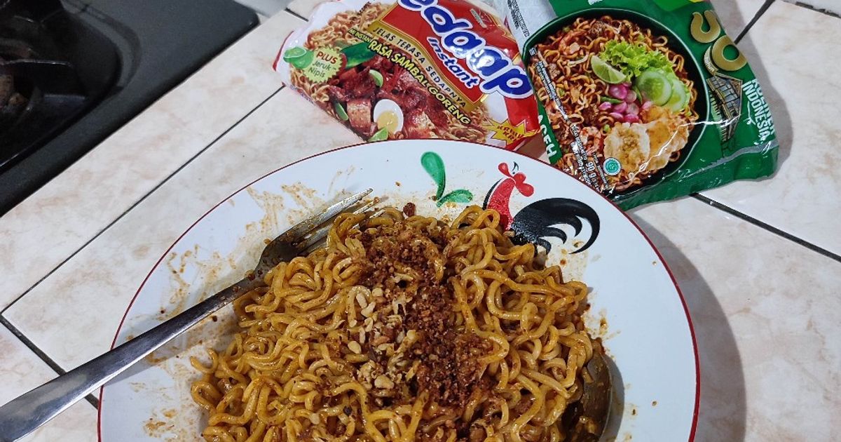 Resep 33. Ramen Hack : Indomie Goreng Aceh + Mie Sedaap Sambal Goreng ...