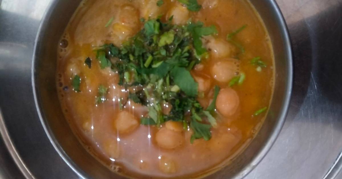 Masala chole Recipe by Malvika Singh - Cookpad