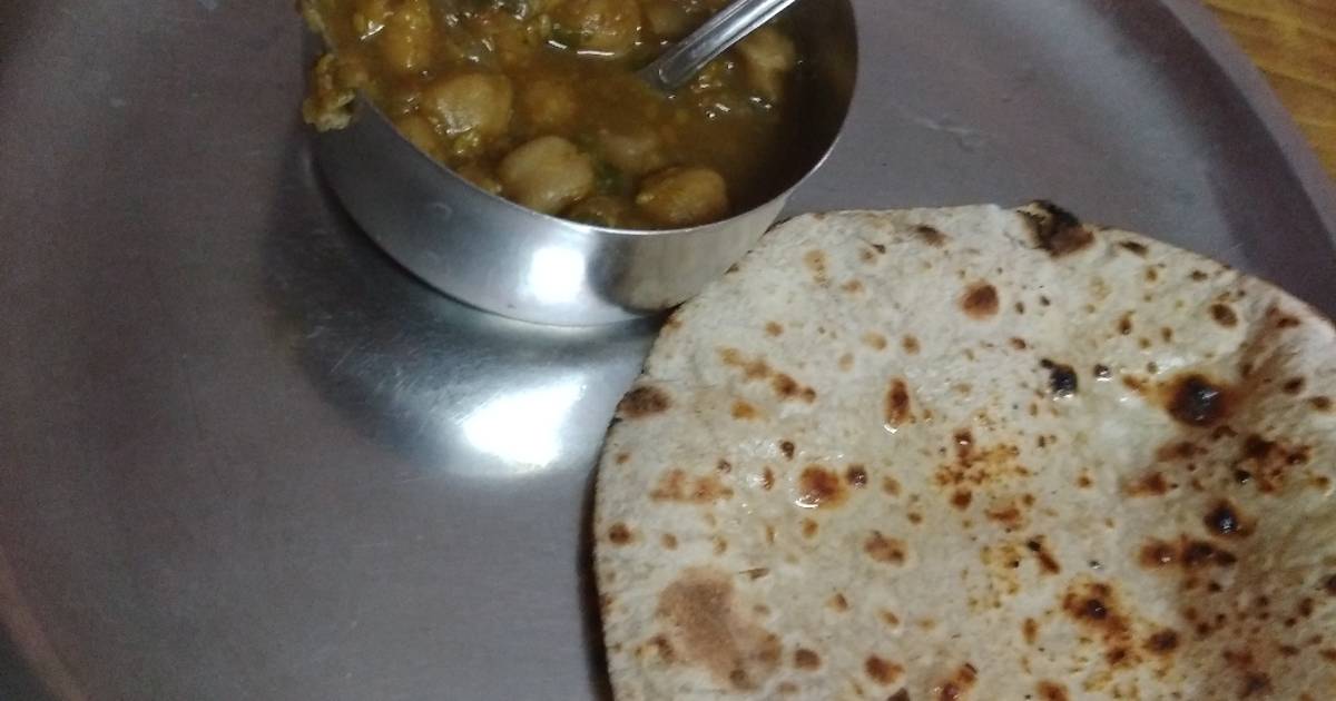 Chole with roti Recipe by trapti verma - Cookpad