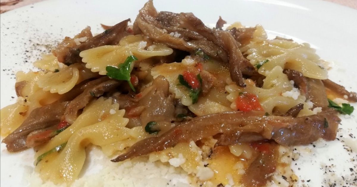 Ricetta Farfalle Con Funghi Pleurotus E Pomodori Freschi di Fabio Del ...