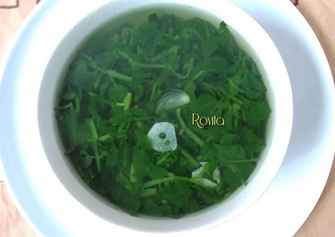 Resep Sayur bening daun slada oleh Rovita Naima - Cookpad