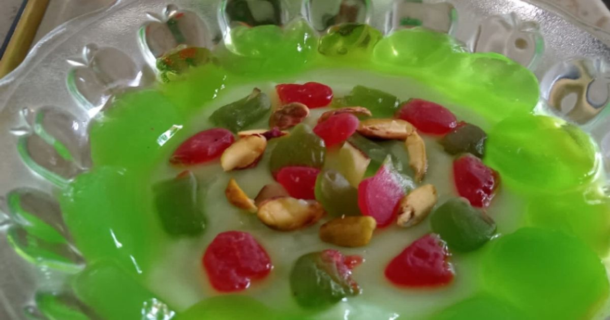Green Custard Jelly Trifle Recipe by Kaneez E Abiha - Cookpad