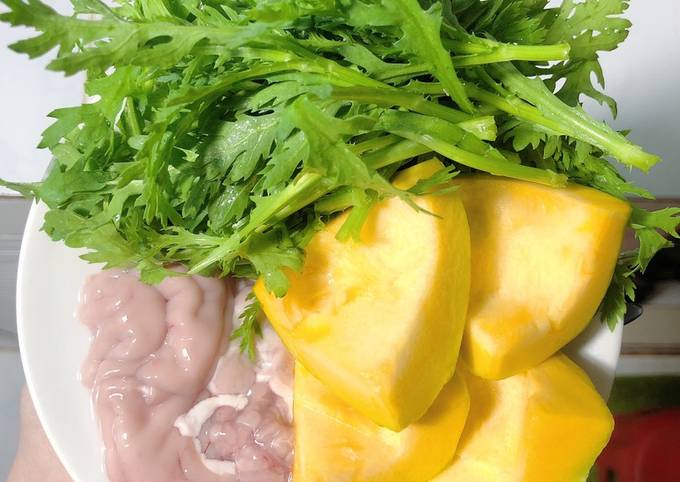 Cách Làm Món Cháo óc heo bí đỏ rau cải cúc của Mẹ Bánh bao - Cookpad