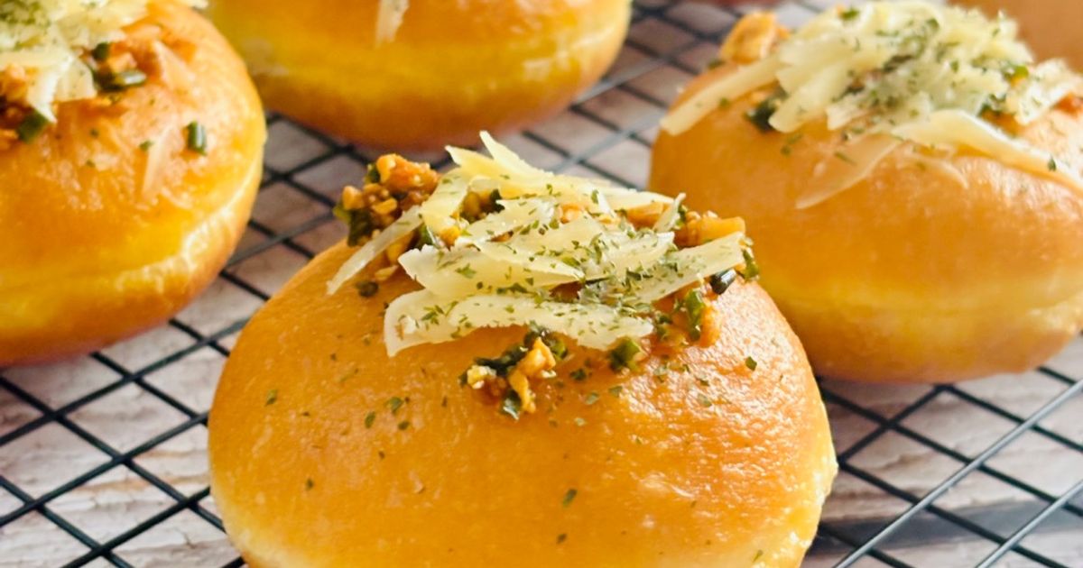 Resep Garlic Cheese Donat Maizena oleh Juliana Tendeas - Cookpad