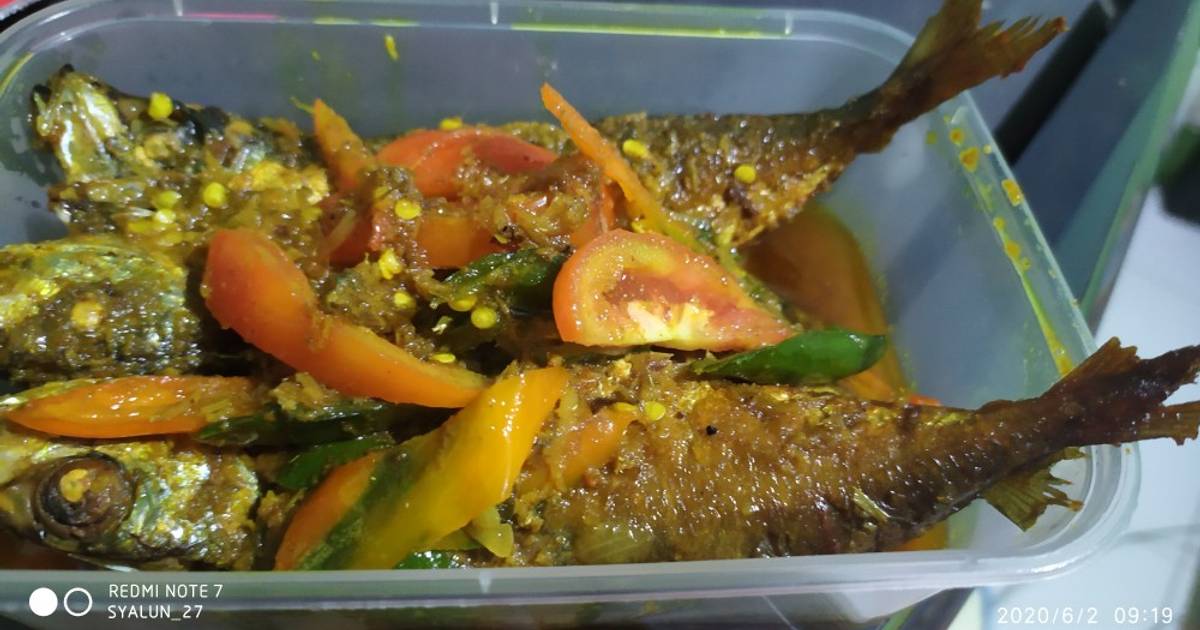 Resep Kembung bumbu kuning oleh Mamahzula - Cookpad