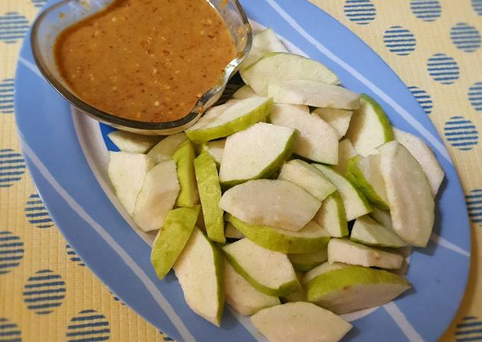 Resep Rujak Jambu Crystal oleh Khumairah's Kitchen - Cookpad