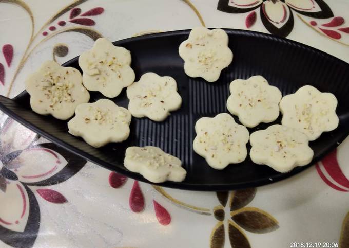 Cashew badam biscuits Recipe by Shilpa nahar - Cookpad