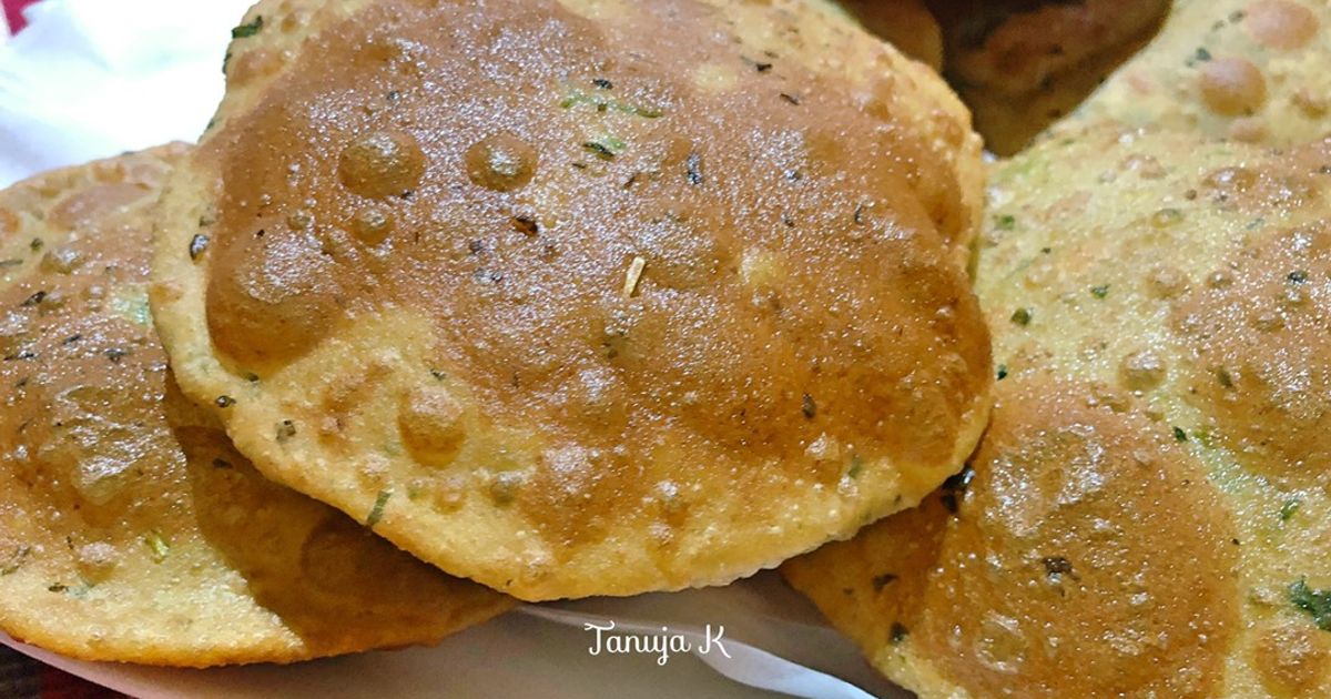 Methi Masala Puri Recipe by Tanuja Keshkar