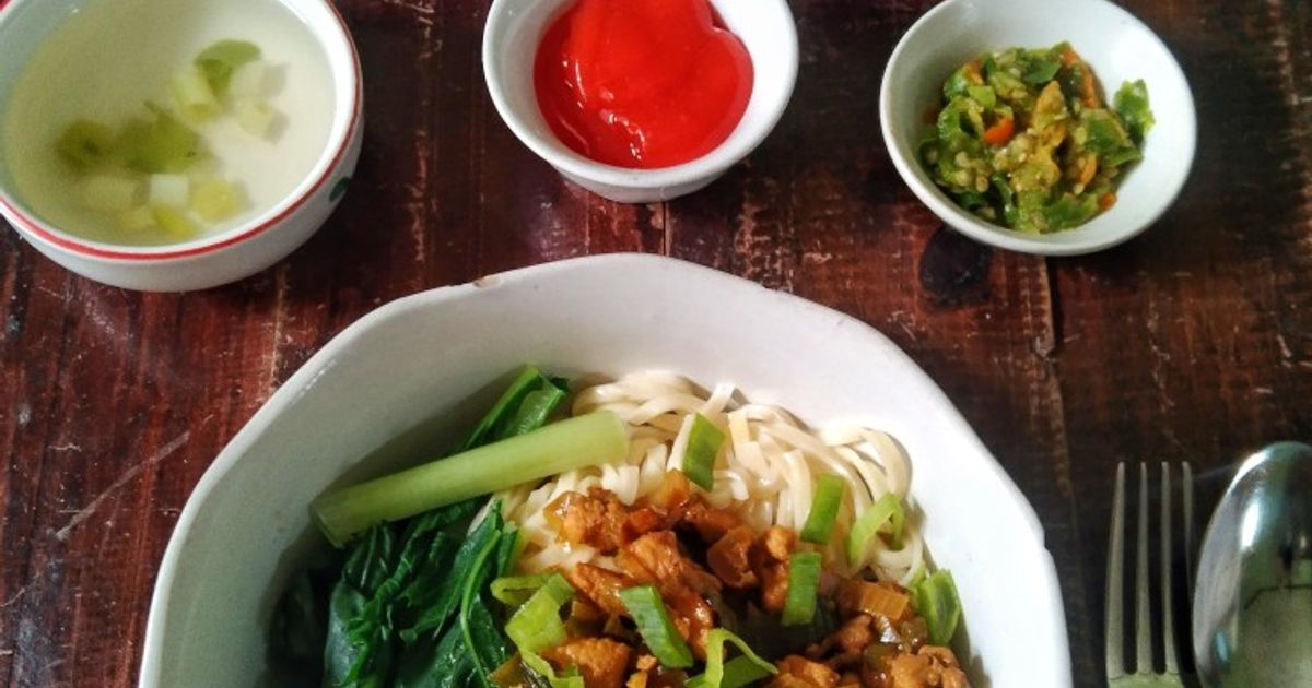 Resep Mie Ayam Ala Abang Abang oleh Dwi Ernawati - Cookpad