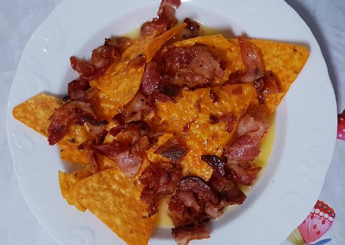 Nachos con cheddar y bacon Receta de ISA- Cookpad