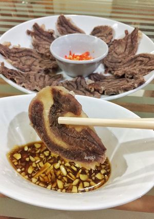 Resep Sapi Sengkel Bawang Putih oleh Kristina Heryawati - Cookpad