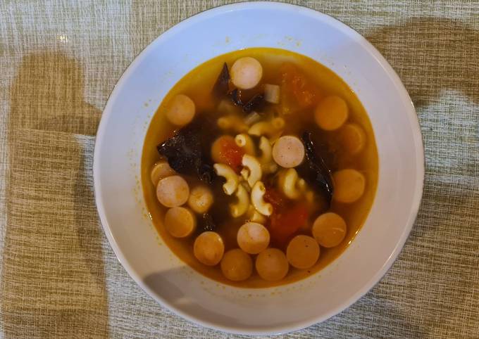 Resep Sop Merah Sosis oleh Audiza Luthffia - Cookpad