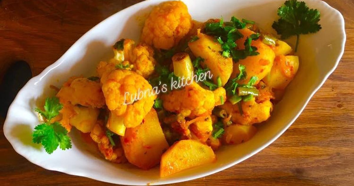 Potato & Cauliflower Curry (Aloo Gobi) Recipe by Lubna’s Kitchen - Cookpad