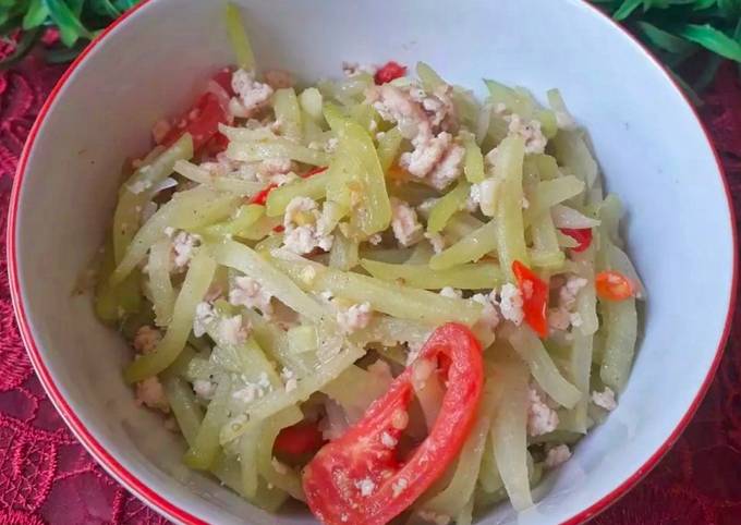 Resep Tumis Labu Siam Ayam oleh Priska Koes - Cookpad
