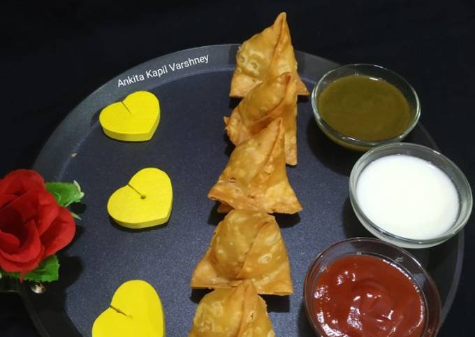 Samosa Recipe by Ankita Kapil Varshney - Cookpad