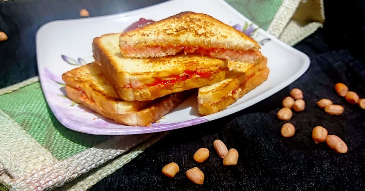 पीनट बटर अॅण्ड जेली सँडविच (Pb&J) (Peanut Butter And Jelly Sandwich Recipe In Marathi) रेसिपी ...