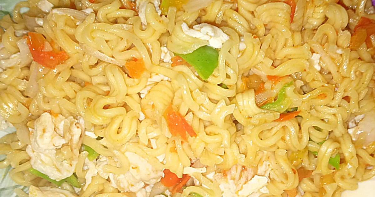 Jollop na indomie girki daga Zaramai's Kitchen - Cookpad