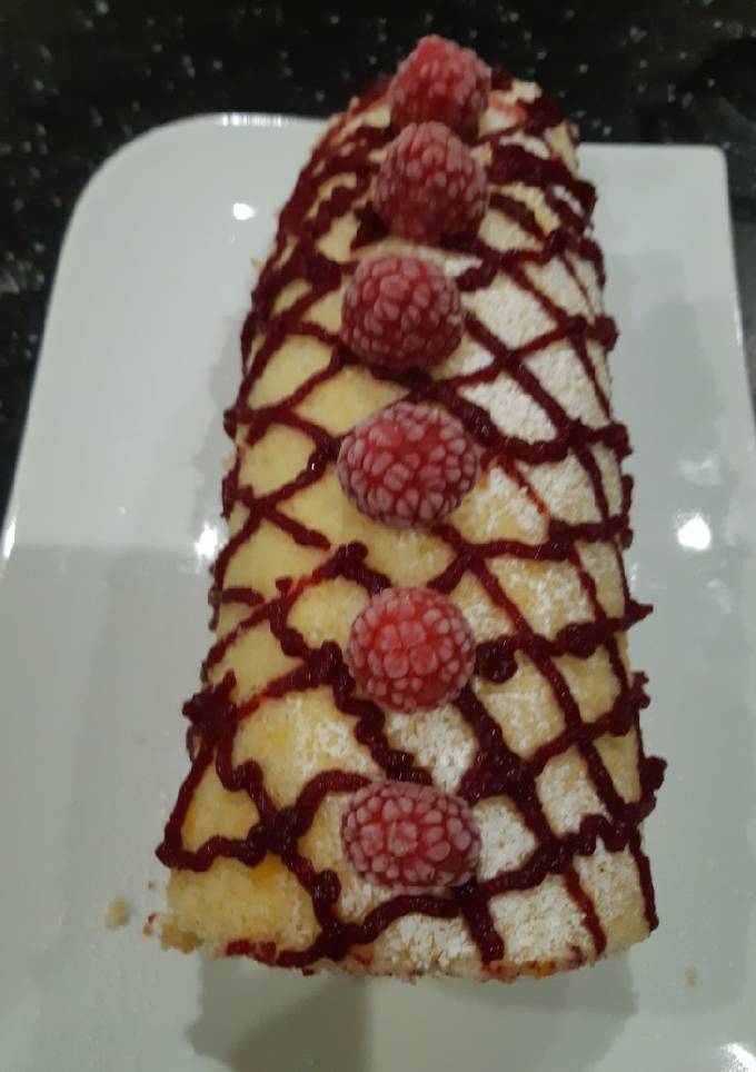 Biscuit roulé aux fruits rouges de Les Gourmandises En Famille - Cookpad