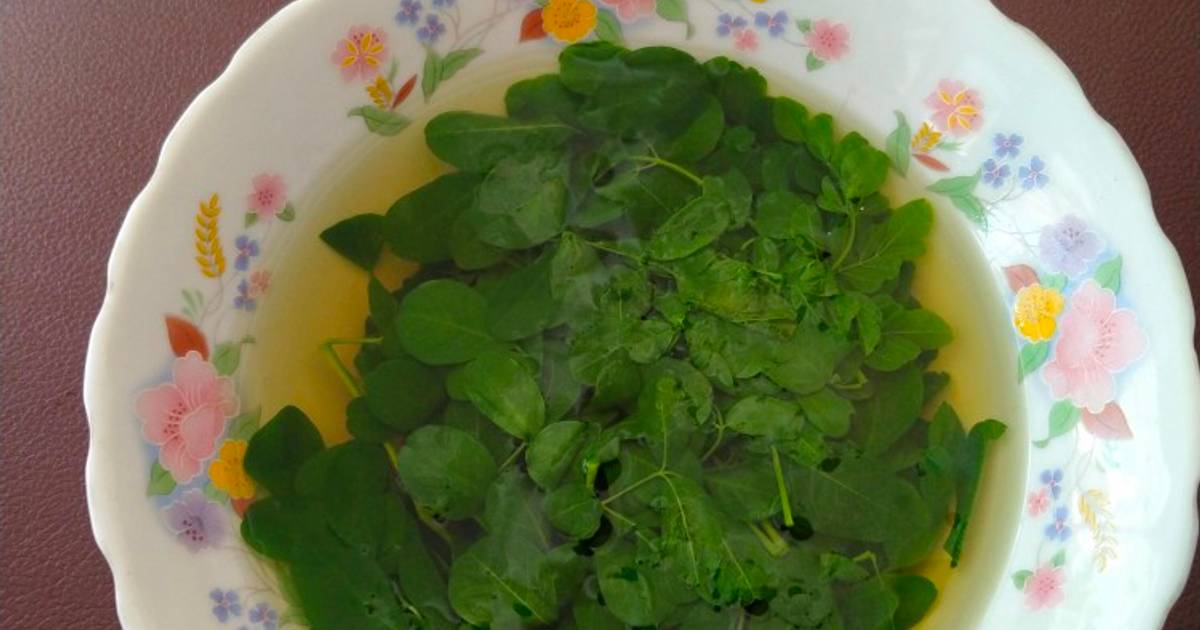 Resep Sayur Bening Daun Kelor oleh Imas dhapin - Cookpad