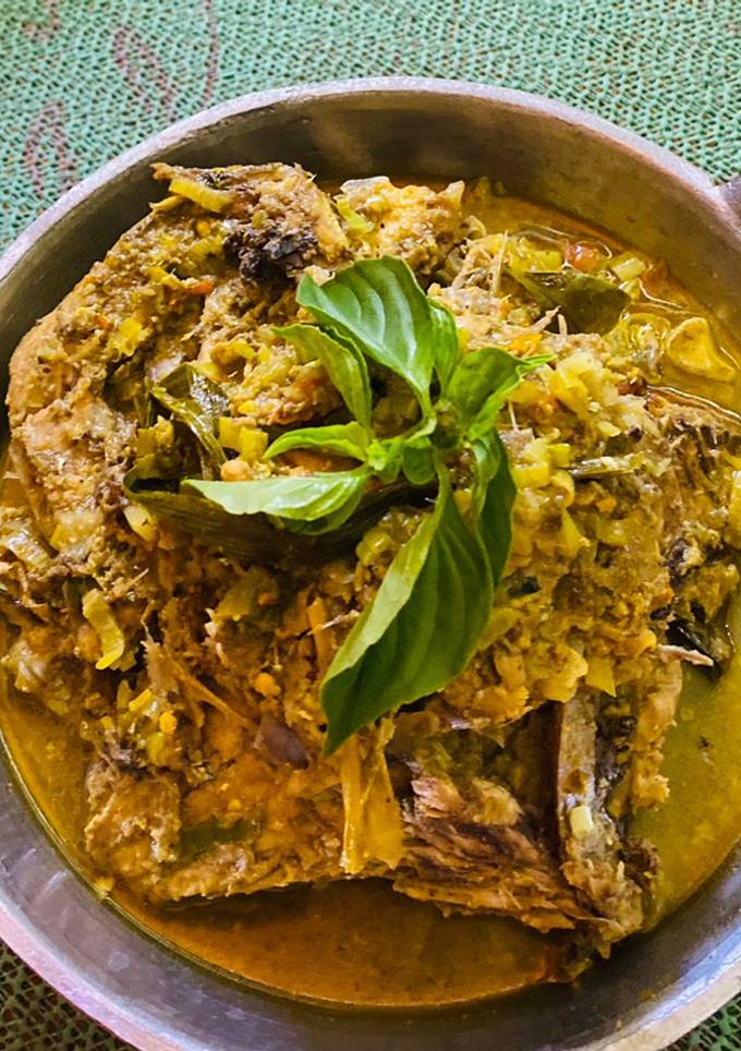 Resep 324. Tulang Ikan Woku Belanga oleh Shanty Bambang - Cookpad