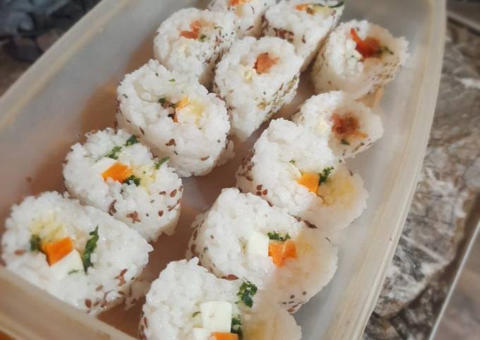 Mi Receta De Sushi Económico Y Vegetariano Receta De Celetubbie Cookpad