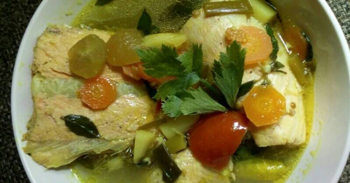 Resep Asem Asem Salmon (Sup Salmon) 🐟🐟🐟 oleh Ayu Saraswati E.P - Cookpad
