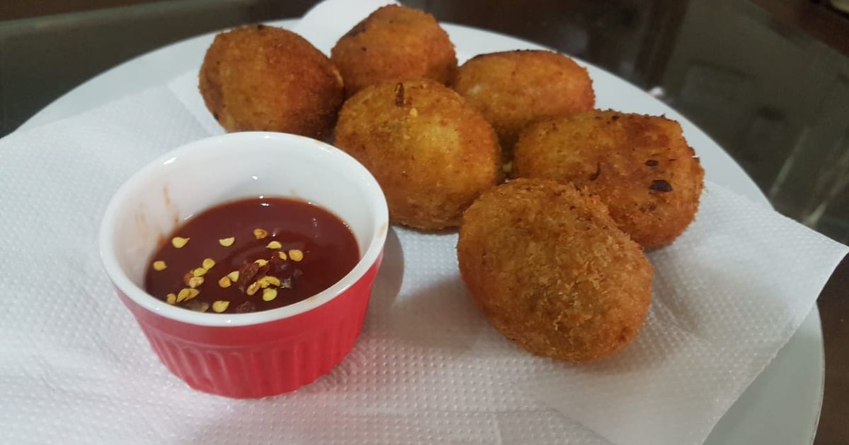 Spicy Chicken Potato Cheese Balls Recipe by Humaira Saleem - Cookpad