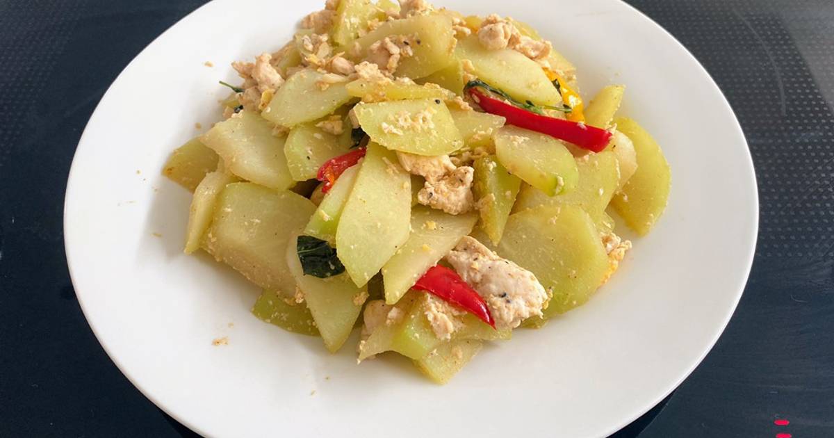 Stir fry Chayote Squash Recipe by Pakprawee - Cookpad