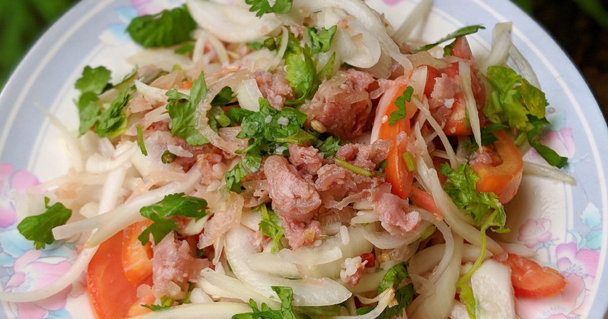 Nam Sausage Salad (Yum Naem) Recipe By 🐻Winnie The Pear🍐