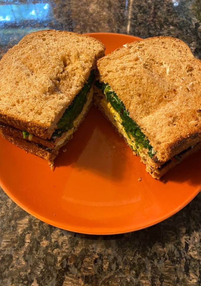 Resep Sandwich Simple with Over Easy Egg & Veggies oleh Ivysfoodcorner ...