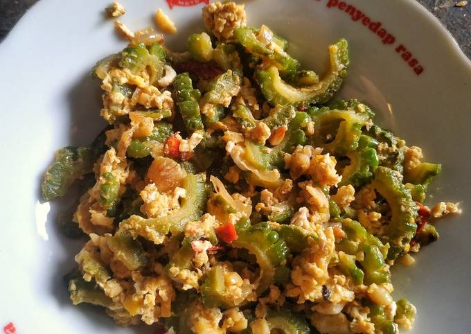 Resep Tumis Pare telur oleh Saluna Mahira - Cookpad