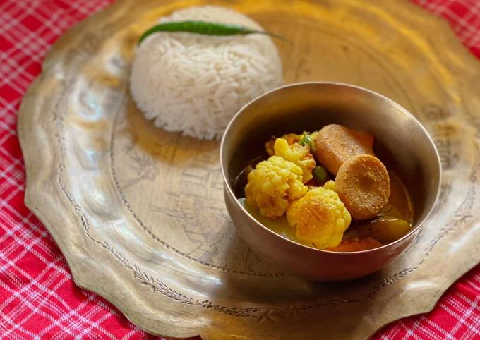 Sabji Jhol / Wintry Veggie Jhol Recipe by Madhumita Bishnu - Cookpad