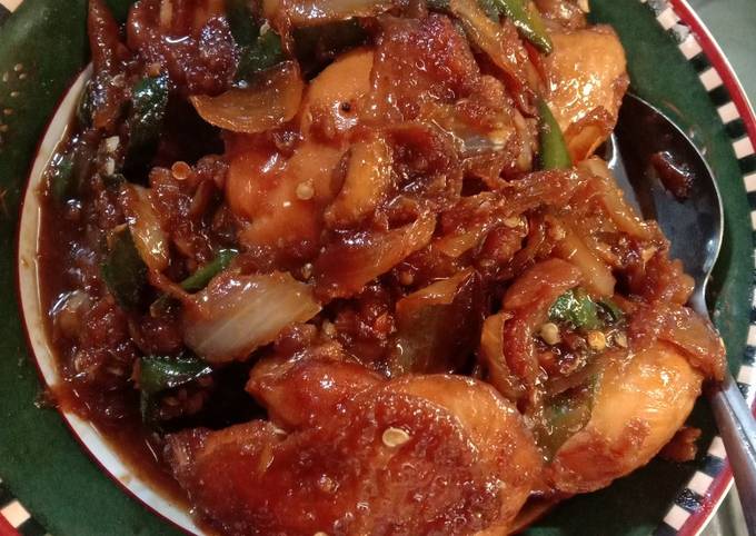 Resep Ayam kecap Cabai ijo oleh Elis Triani - Cookpad