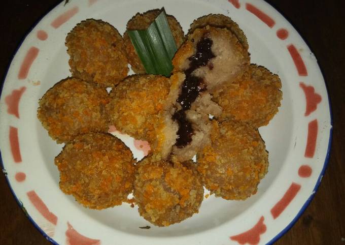 Resep Bola2 Singkong Coklat oleh Cassalover ( AyuCIMO ) - Cookpad