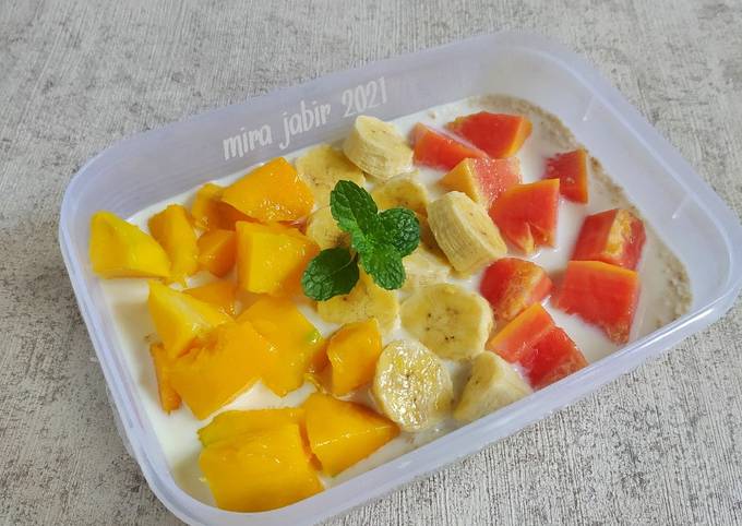 Resep Overnight Oats Box oleh Mira_Jabir - Cookpad