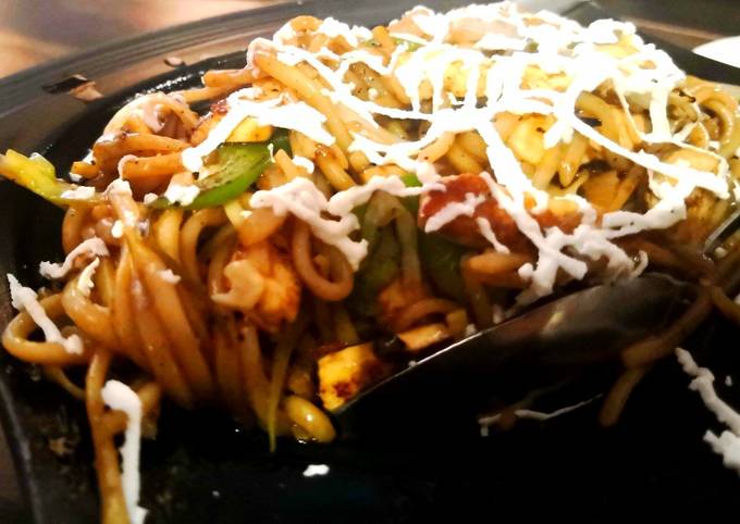 Recipe of cheese chowmein Recipe by Sonam Narang - Cookpad