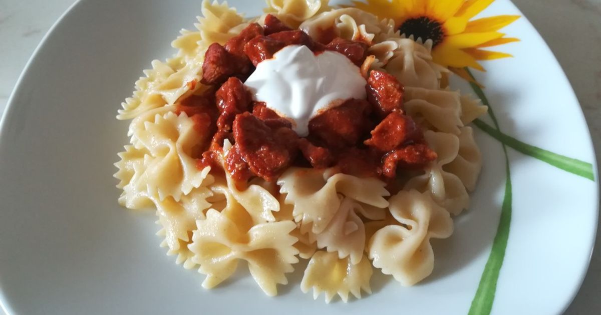 Pulyka Pörkölt Egyszerűen (Tésztával) | Linda receptje - Cookpad receptek
